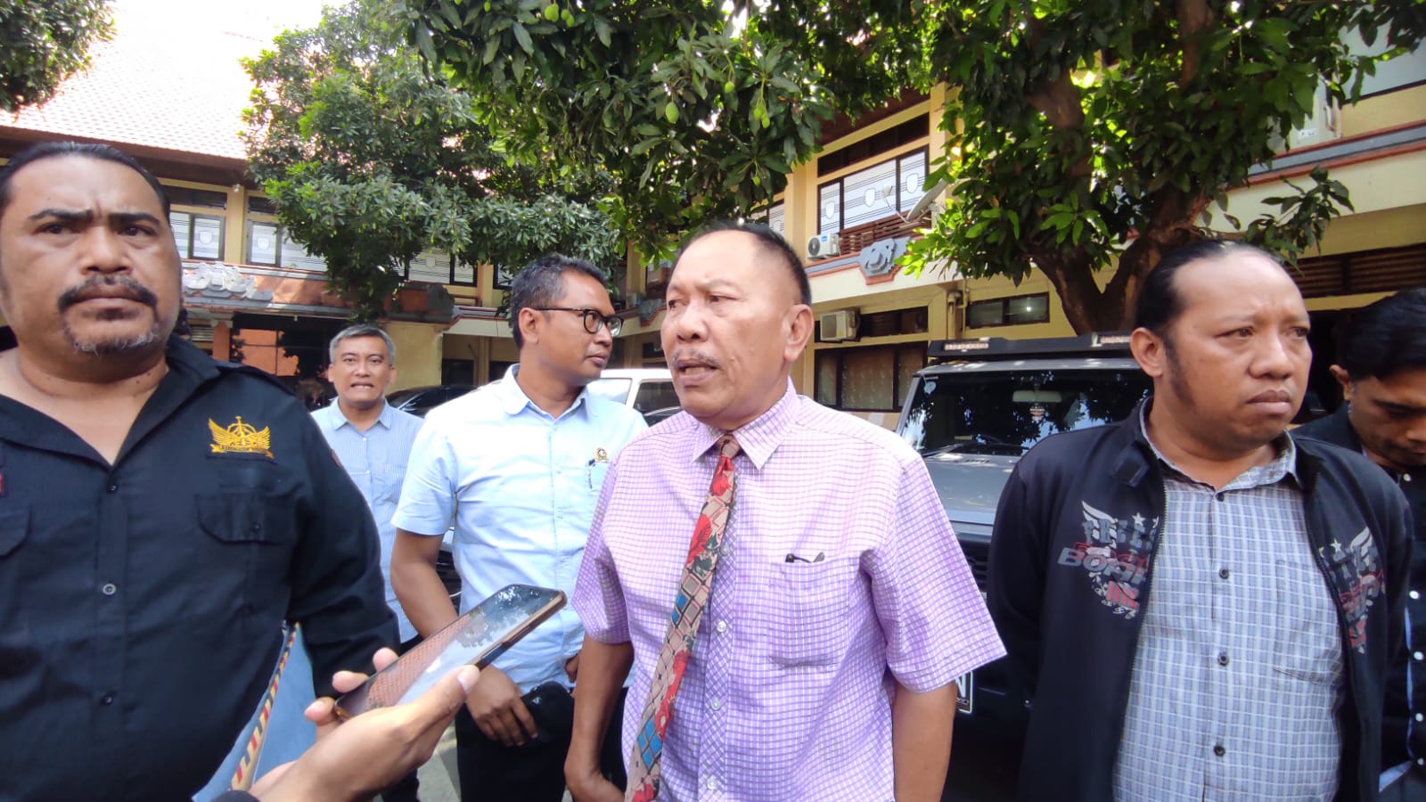 Tanpa Gelar Perkara Kasus Pembakaran Resort Mewah, Warga Desa Adat ...