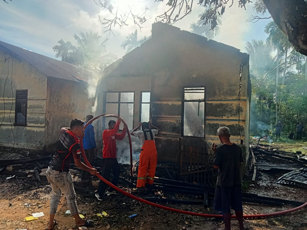 Dua Rumah Warga di Darul Hikmah Terbakar