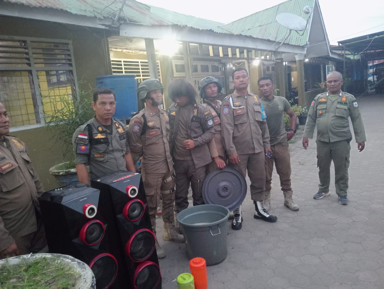 Gelar Razia, Satpol-PP & WH Agara Amankan Tuak hingga Siswa Bolos Sekolah