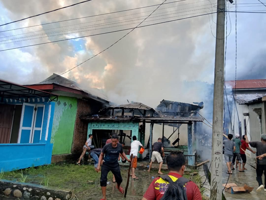 Dua Rumah Semi Permanen di Aceh Tenggara Hangus Terbakar