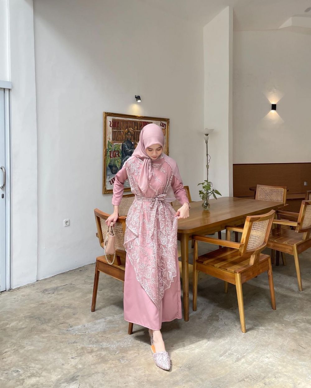 Dari batik hingga Brokat, Ini 9 Inspirasi OOTD Hijab Wisuda ala Vina ...
