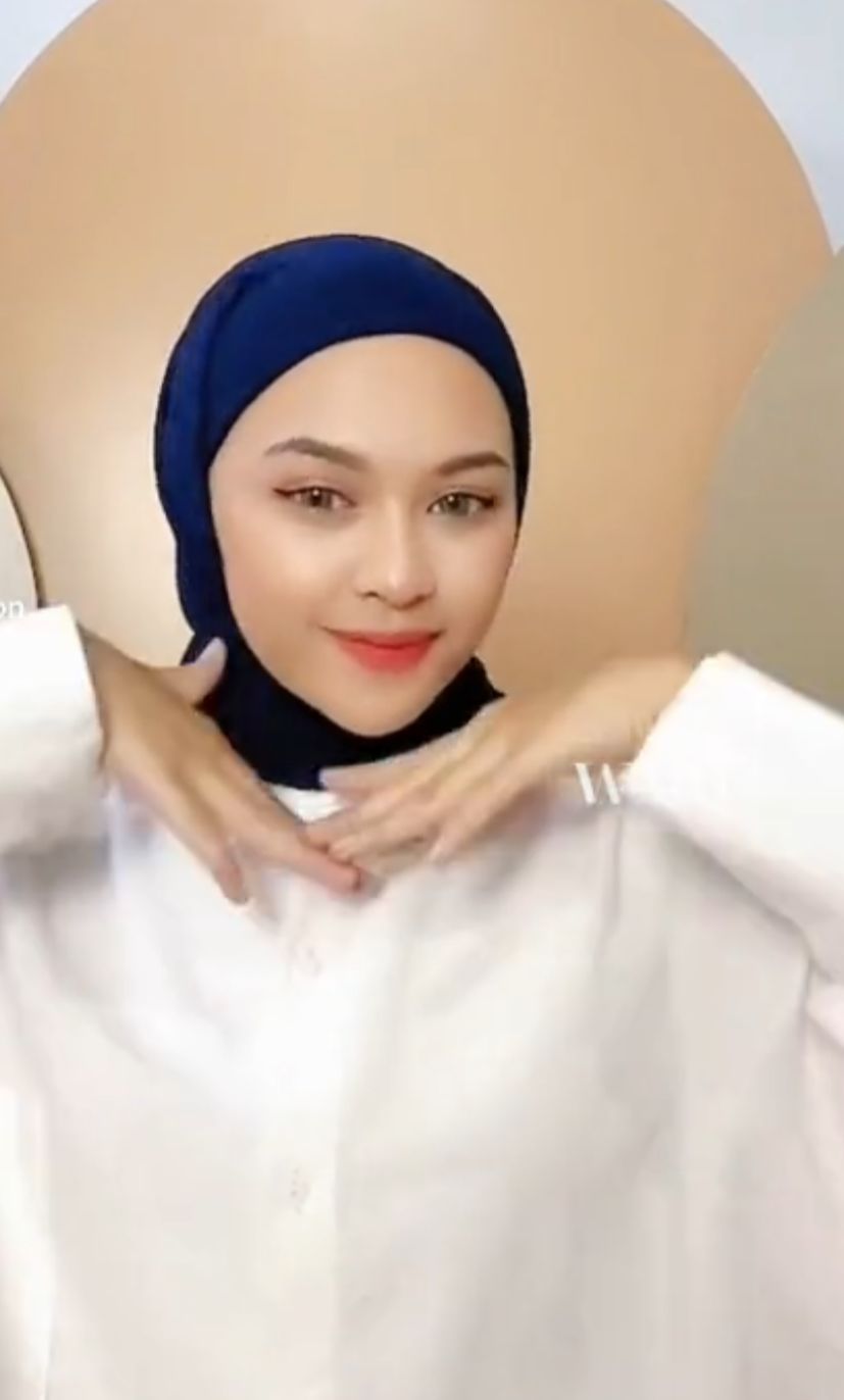 Ingin Wajah Terlihat Cerah? Coba Pilih Pakai Warna-warna Kerudung Ini