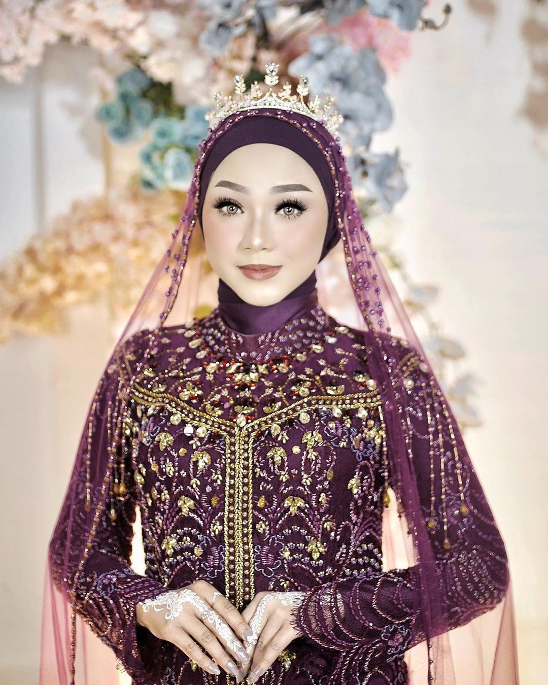 Mewah, Tampilan Pengantin Hijab dengan Veil Bernuansa Ungu