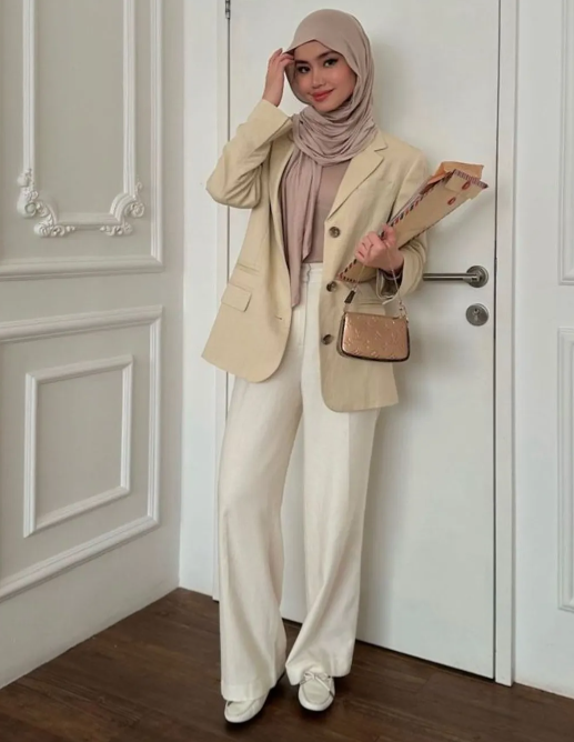 Tren Fashion Hijab 2024, Model One Set dan Outer Jadi Hits